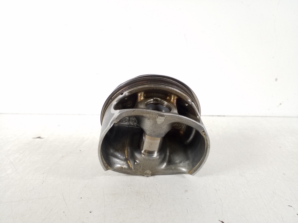 Used Mercedes Benz E-Class Piston and its parts