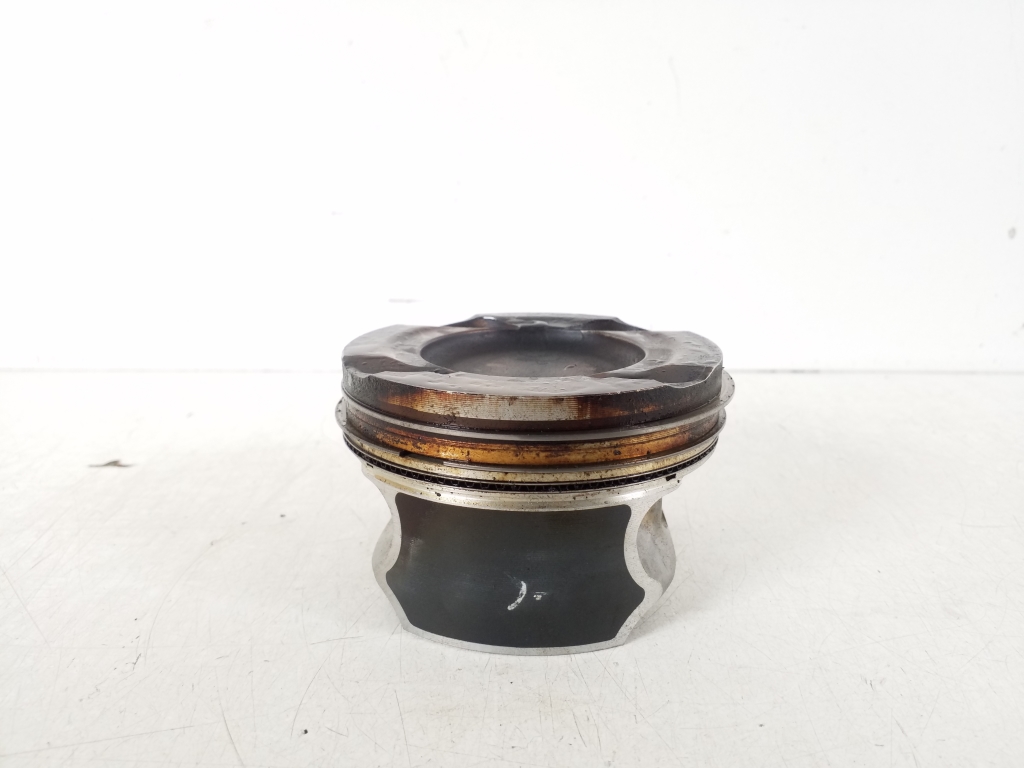 Used Mercedes Benz E-Class Piston and its parts