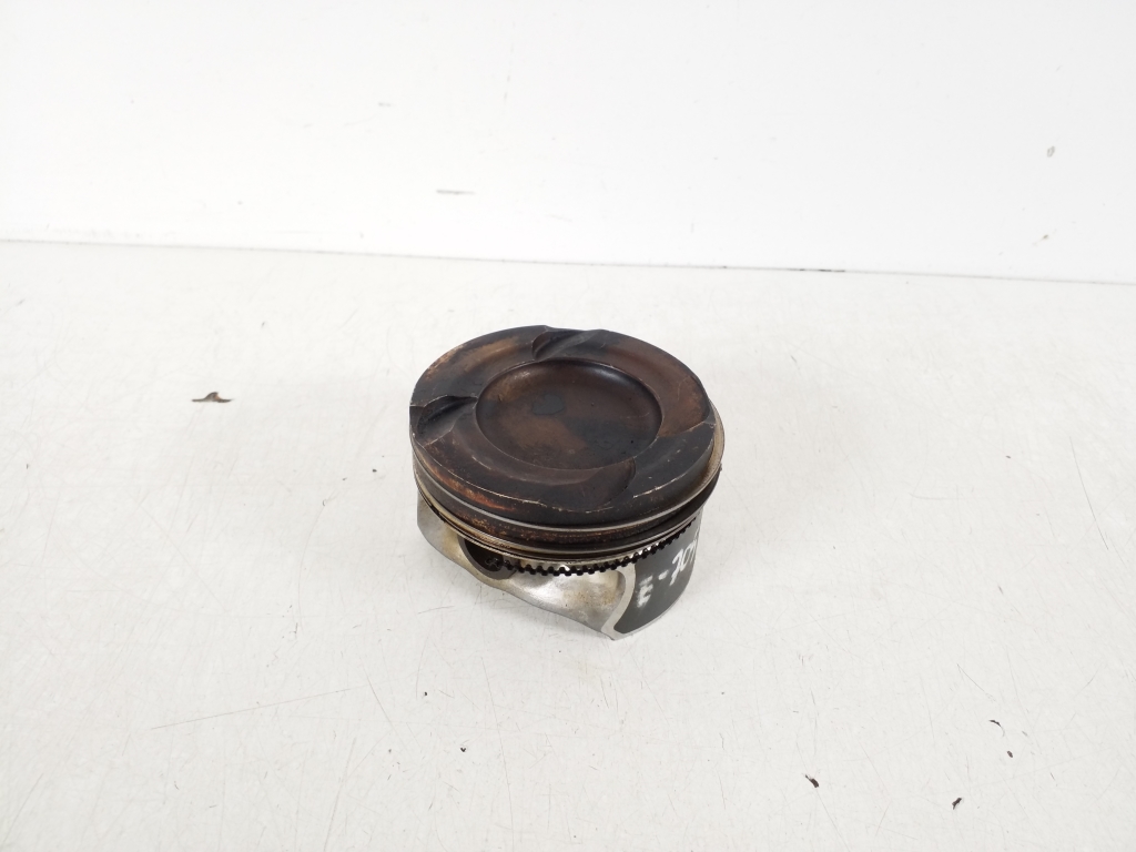 Used Mercedes Benz E-Class Piston and its parts