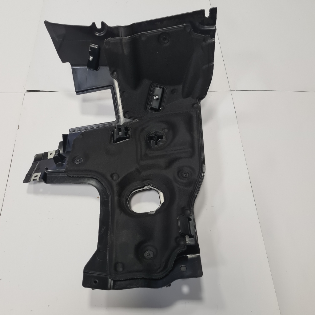 Naudotas Mercedes Benz S-Class Apdaila po variklio gaubtu A2226208401