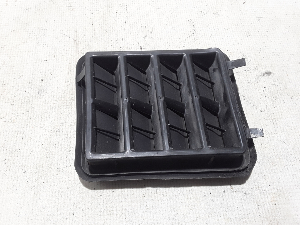 Naudotas Dodge Durango Galinio sparno ventiliacinės grotelės 68260545AA