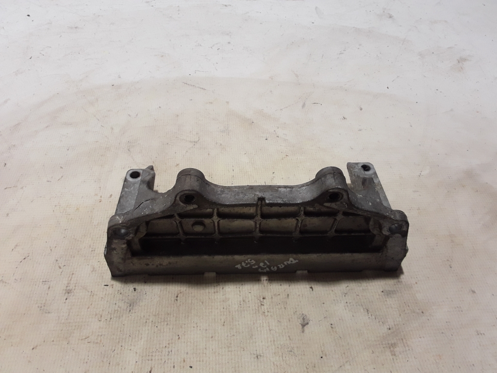 Used Dodge Durango Gearbox holder 53022371AB