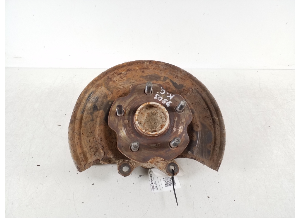 Used TOYOTA Avensis Rear hub