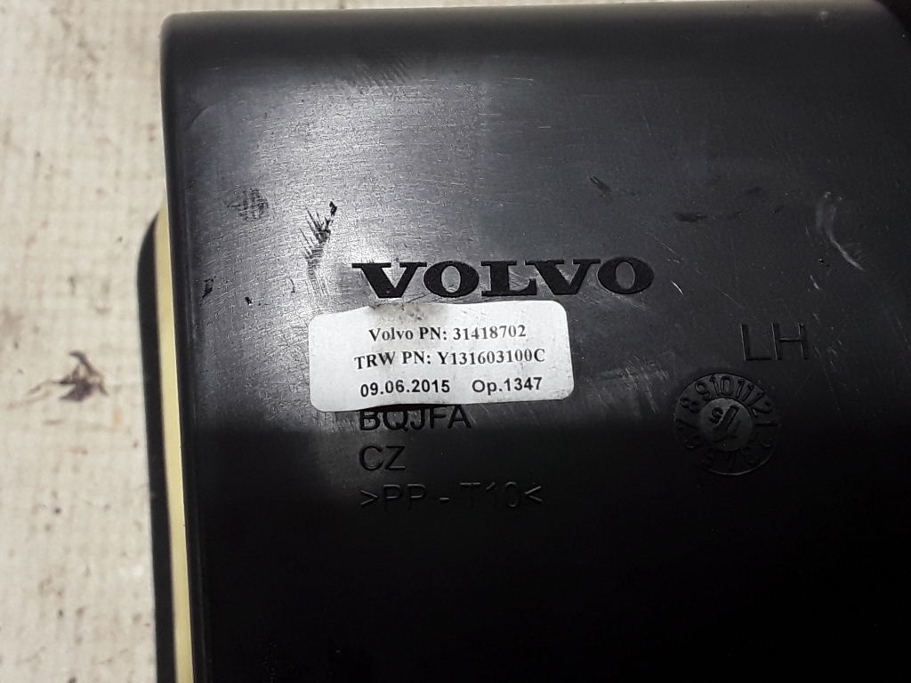Used VOLVO S60 Rear wing ventilation grille 31418702