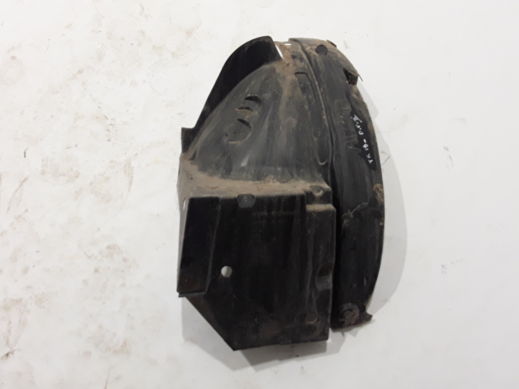 Used RENAULT Trafic Rear part of the front fender 638428605R