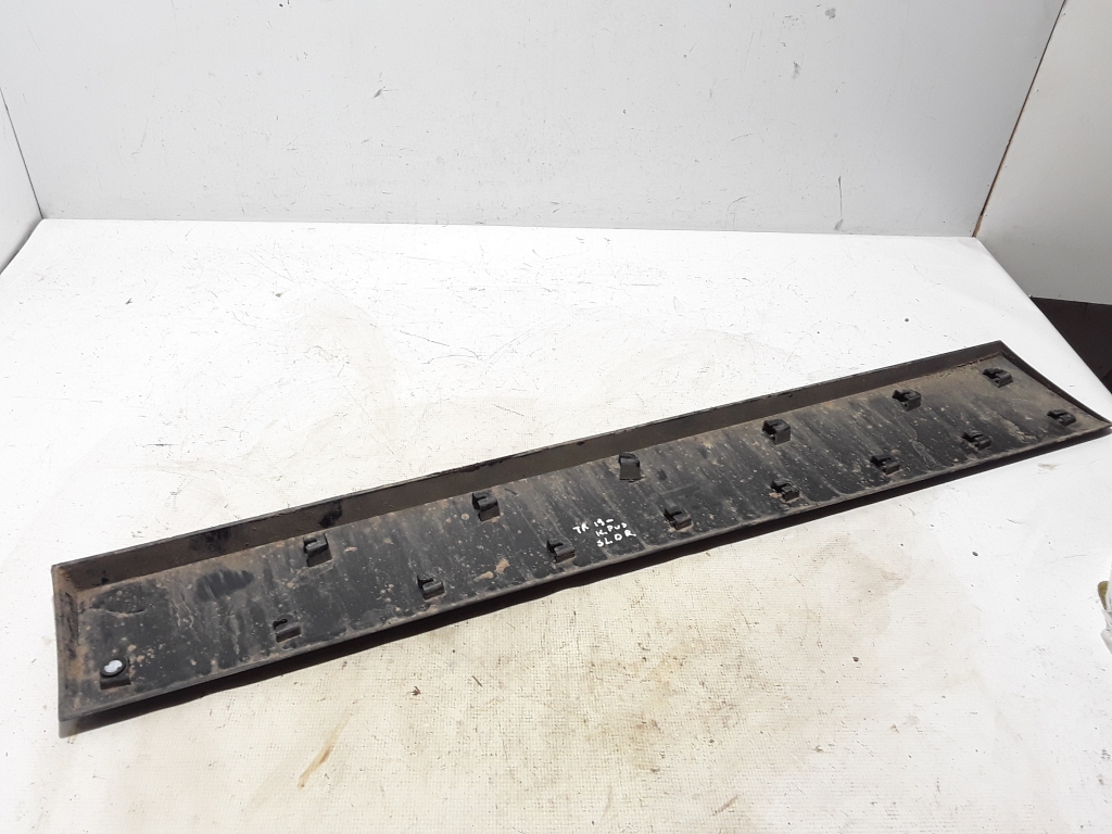Used RENAULT Trafic Sliding door strip 768556674R