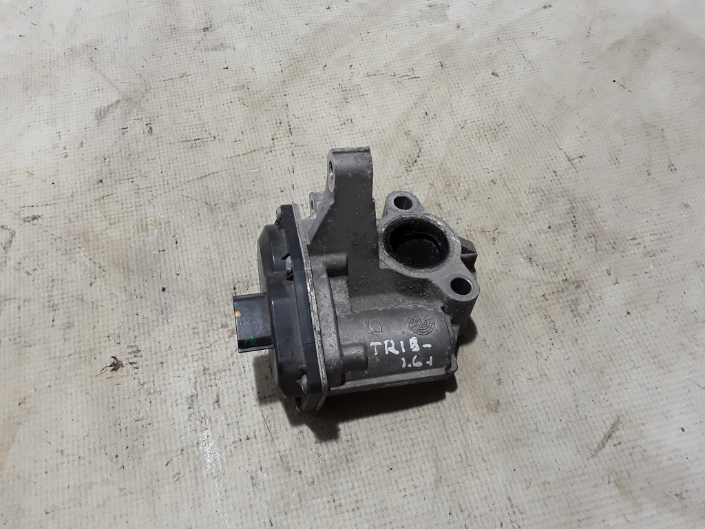 Used RENAULT Trafic EGR valve 147100789R