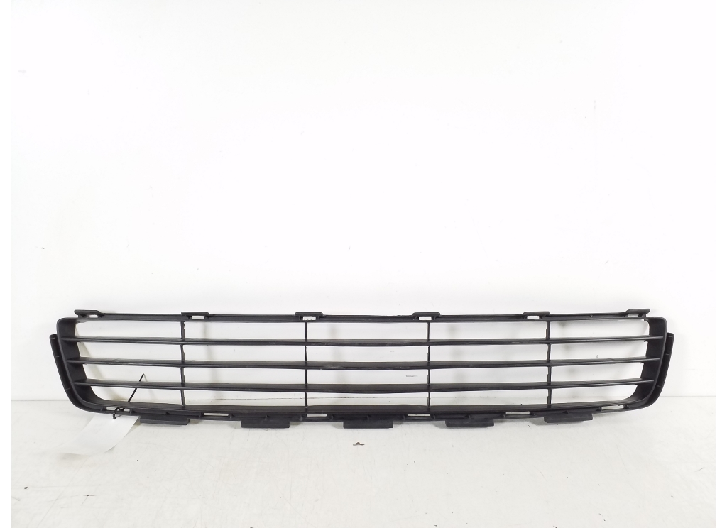 Used TOYOTA Yaris Front bumper lower grille 53112-0D140