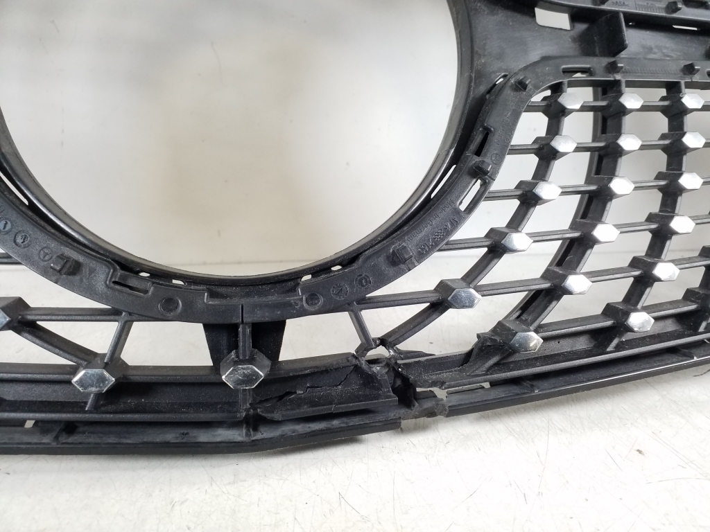 Used Mercedes Benz A-Class Front grille A1768881760