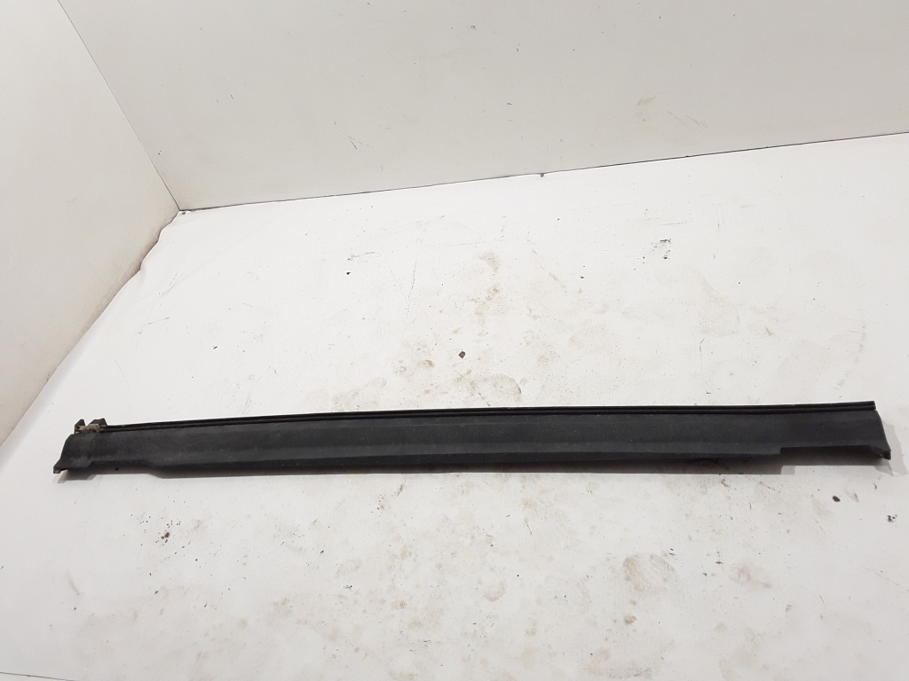 Used VOLVO XC40 Exterior sill trim 32216802