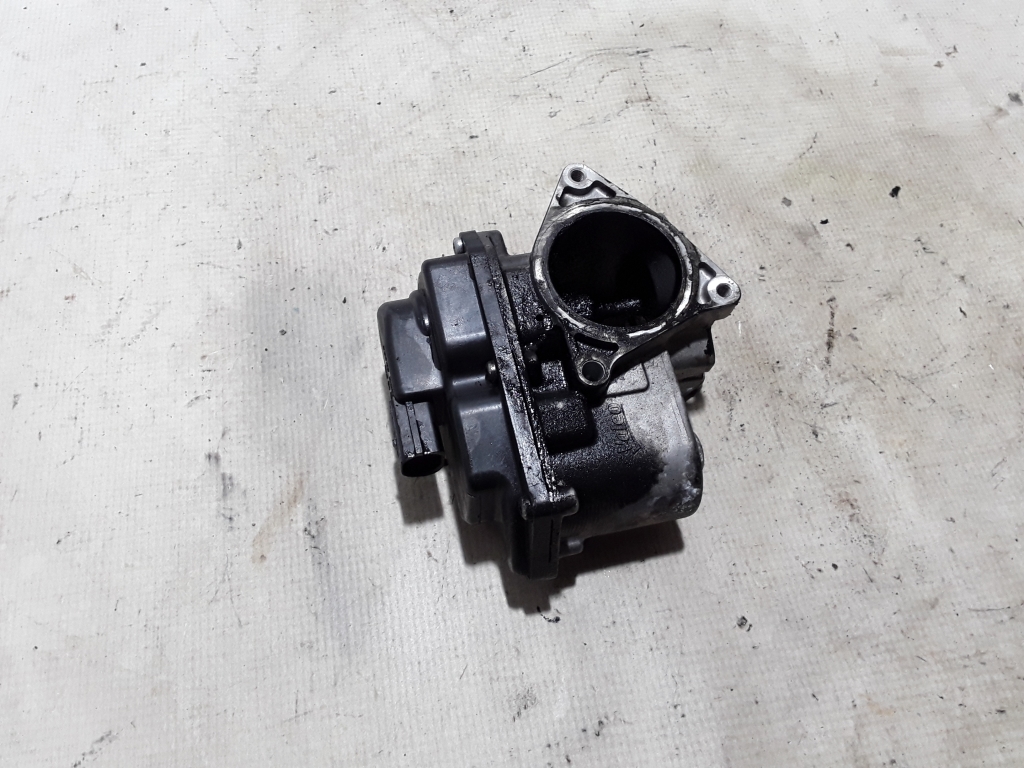 Used AUDI Q5 EGR valve 03L131501E