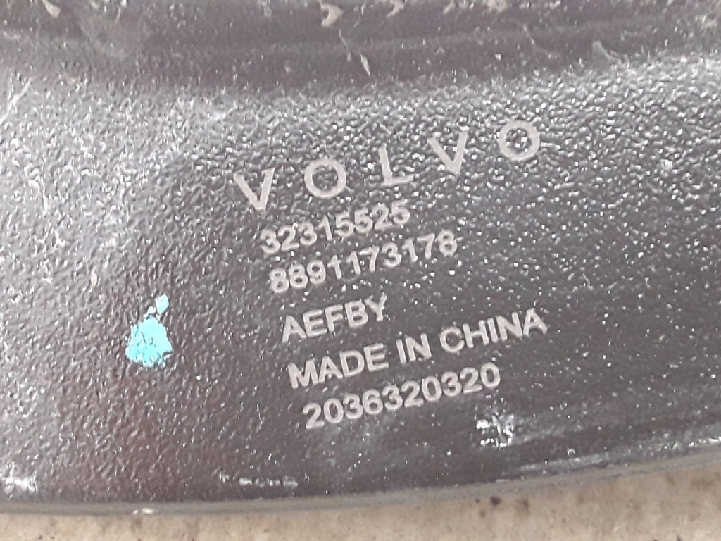 Used VOLVO XC40 The rear axle pulled 32315525