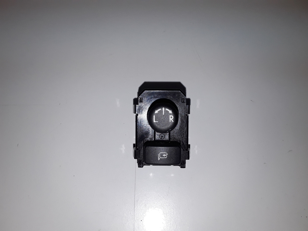 Used Subaru Impreza Switch for mirror control 83061FJ000