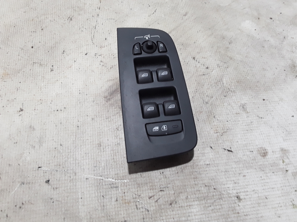 Used VOLVO V60 Front door glass switch 31433407