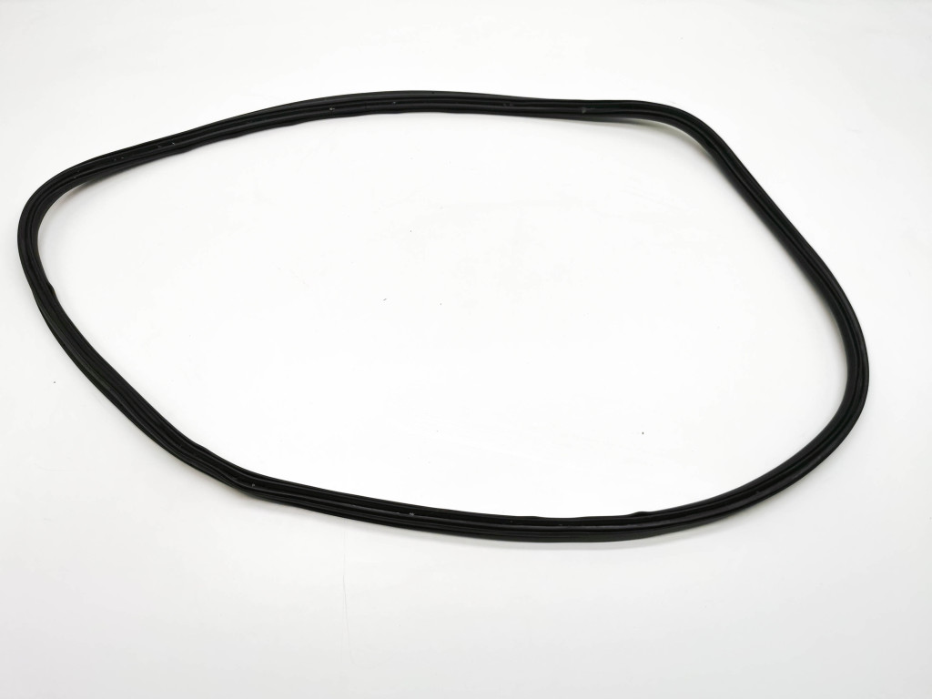 Naudotas Tesla Model 3 Bagažinės dangčio sandarinimo guma ant dangčio ...