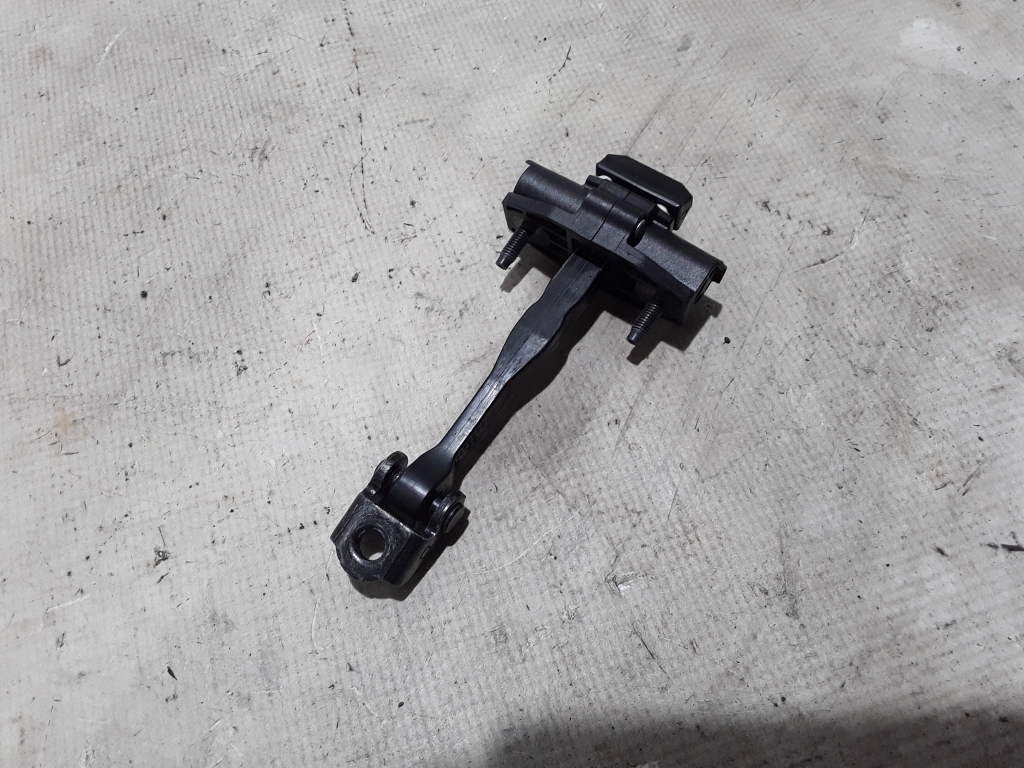 Used VOLVO V60 Front door opening limiter 31479059