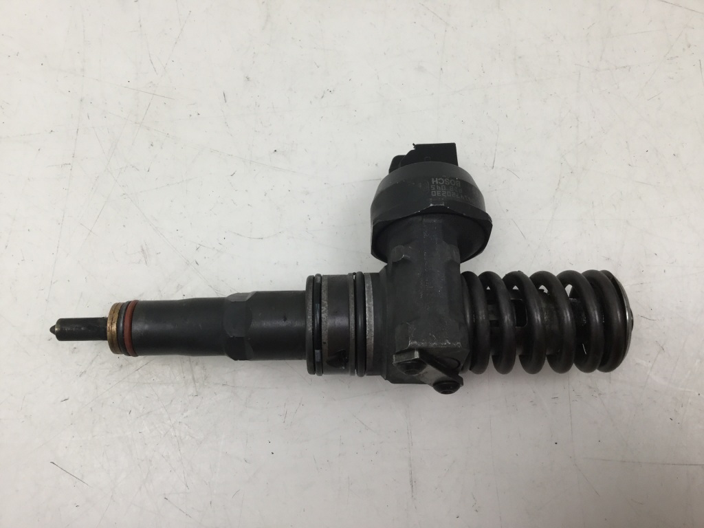 Used AUDI A4 Fuel injector 038130073BH