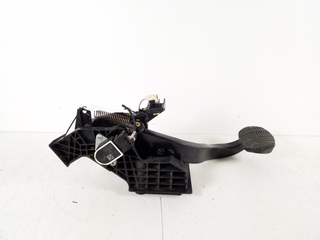 Used BMW X1 Brake pedal 6856596
