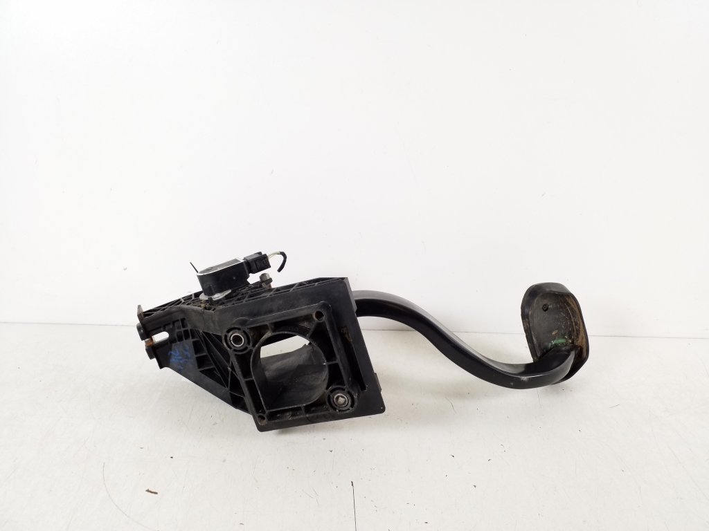 Used BMW X1 Brake pedal 6856596