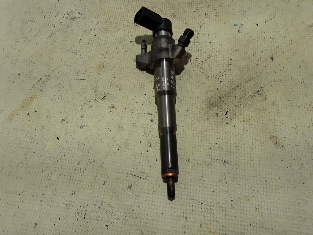 Used RENAULT Master Fuel injector 166000372R