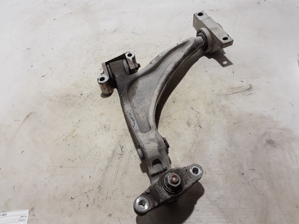 Used VOLVO XC60 Front lever 31658894