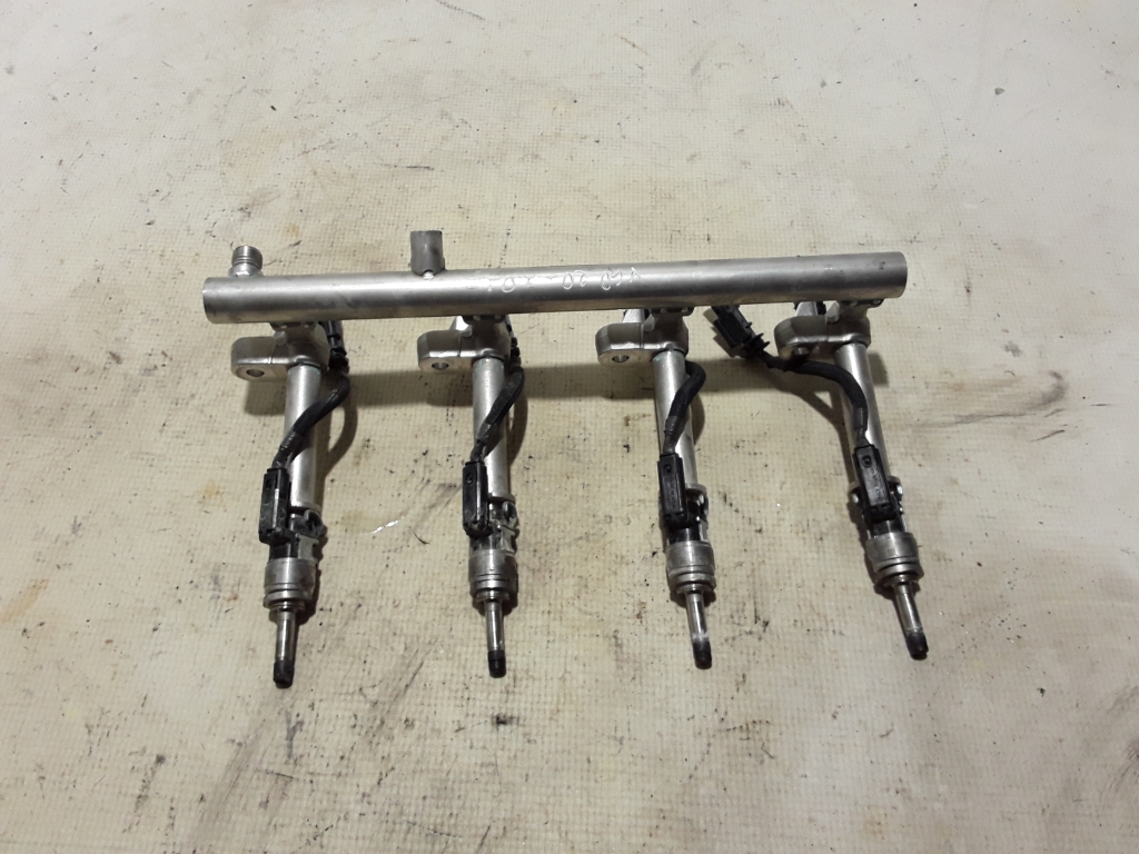 Used VOLVO V60 High pressure fuel route 31410835