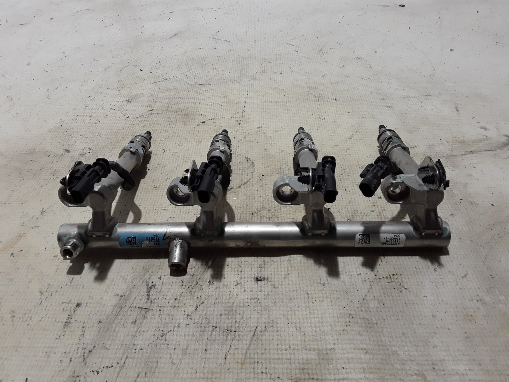 Naudotas VOLVO V60 Aukšto slėgio kuro trasa 31410835