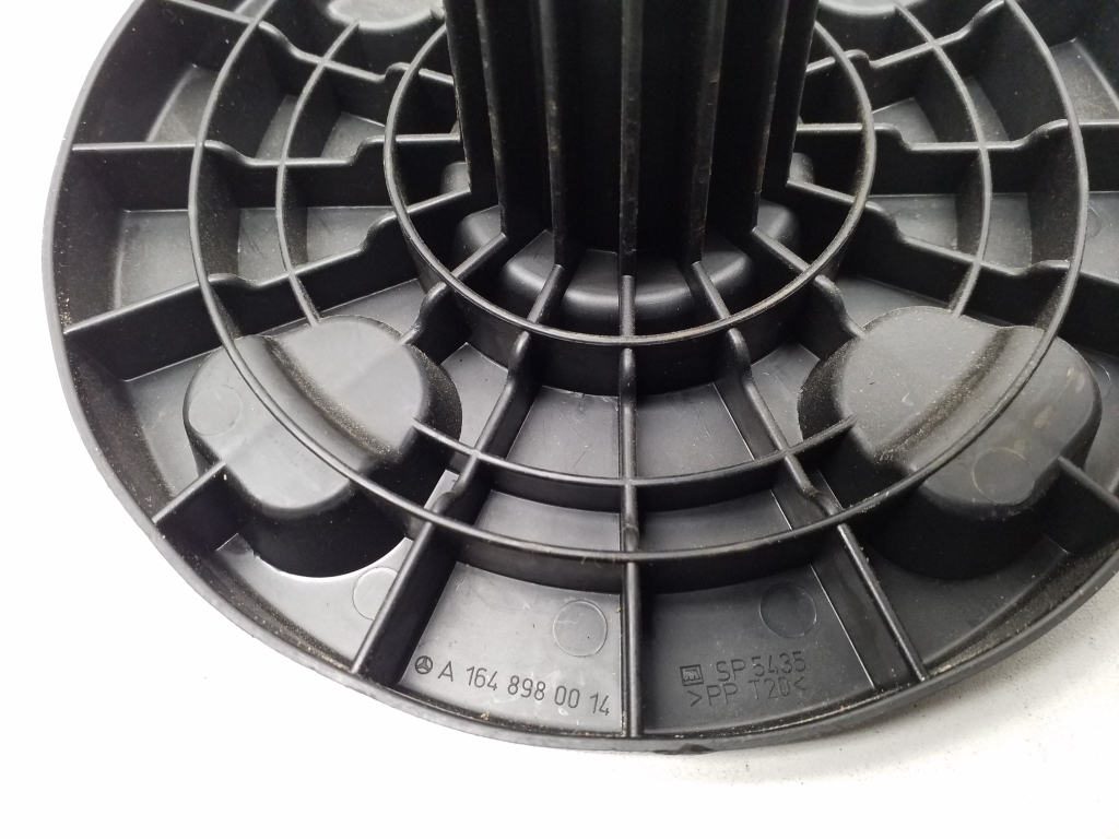 Used Mercedes Benz ML-Class Spare wheel mount A1648980014