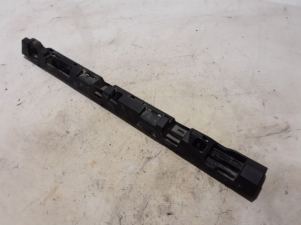 Used VOLVO V60 Exterior sill trim bracket 31448920