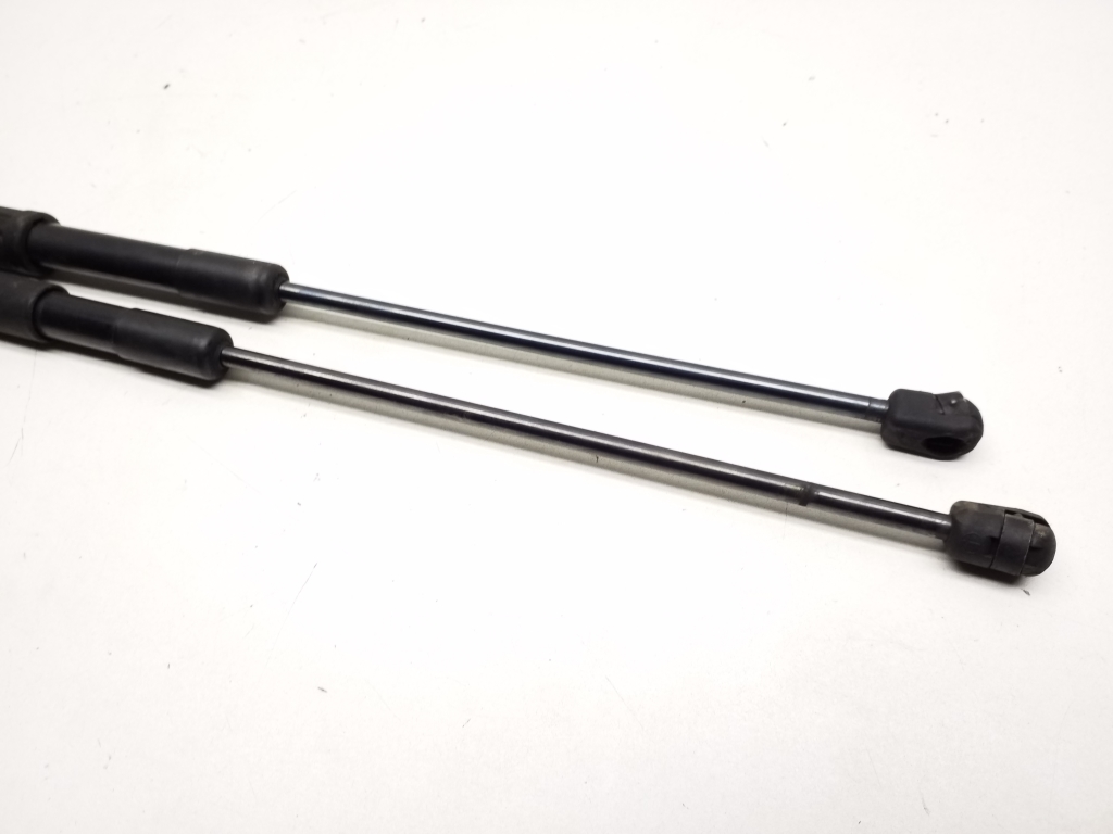 Naudotas Mercedes Benz ML-Class Variklio gaubto atrama A1648800129