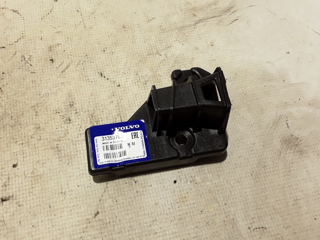 Used VOLVO XC90 Other part of the front bumper 31353764