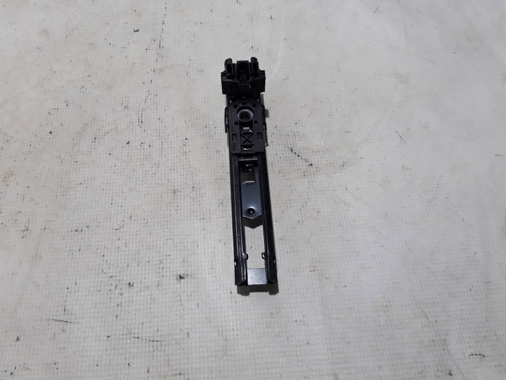 Naudotas Mercedes Benz E-Class Saugos diržo aukščio reguliatorius ...