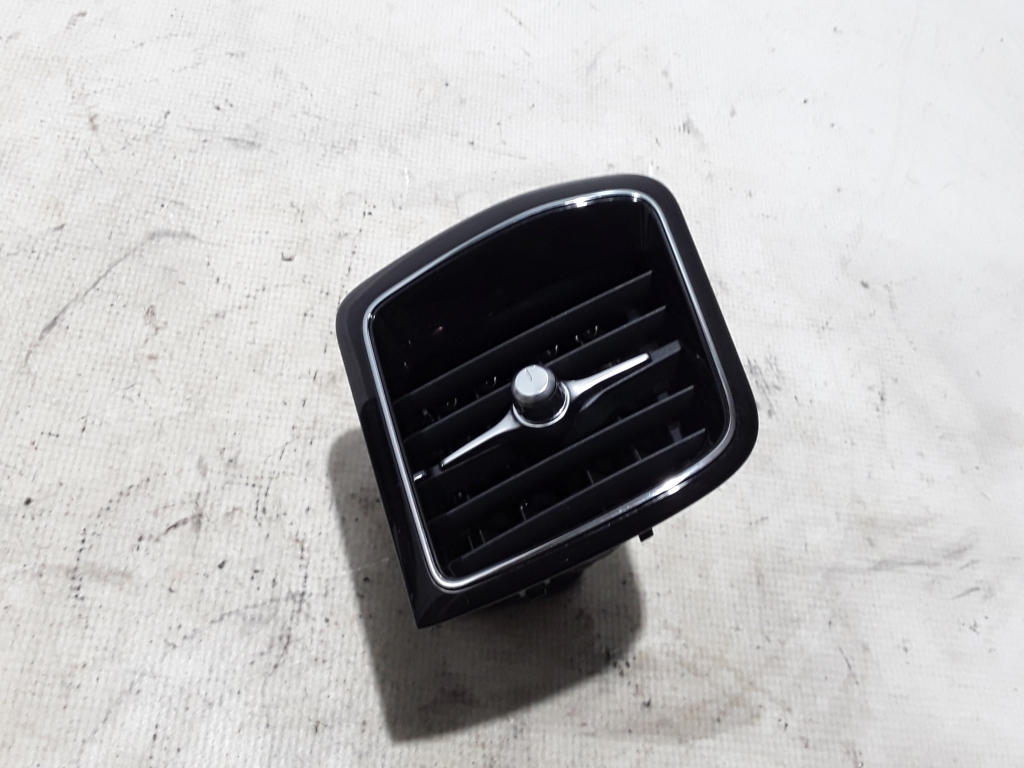 Used VOLVO XC60 Interior panel ventilation grilles 31477272