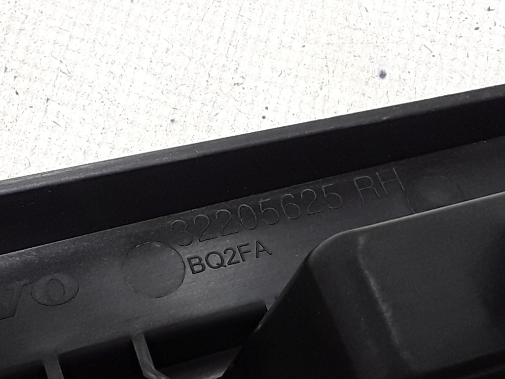 Used VOLVO XC60 Other detail of the trunk interior 32205625