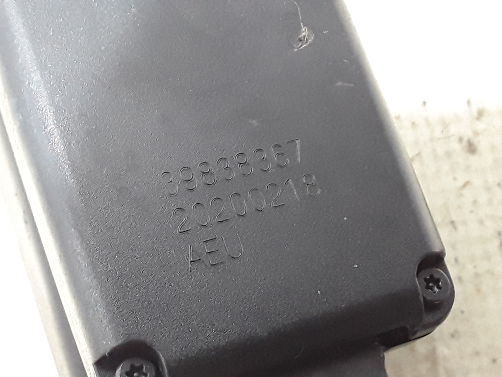 Used VOLVO XC60 Rear seat belt buckle 39838367