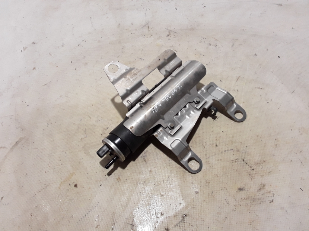 Used VOLVO XC60 Fuel filter and its parts 32312226