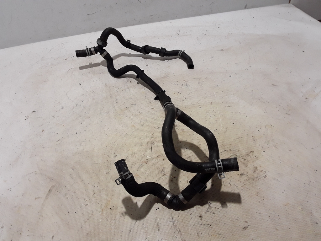 Used VOLVO XC60 Cooling radiator hose 32138791