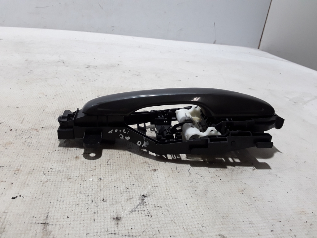 Used VOLVO XC60 Front door external opening handle and its details