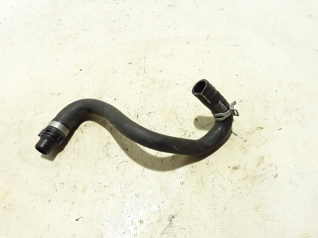 Used VOLVO XC60 Cooling radiator hose 32138761