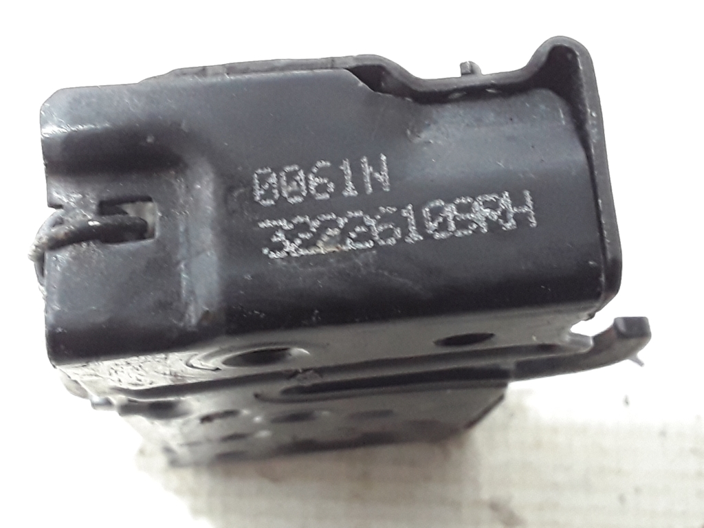 Used VOLVO XC60 Engine cover lock 32226109