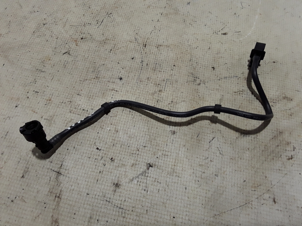 Used VOLVO XC60 Cooling radiator hose 31493287