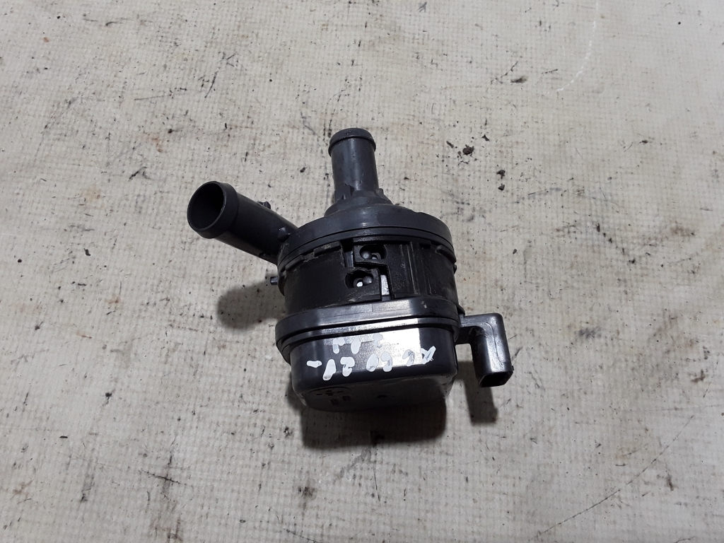 Used VOLVO XC60 Circulation pump 31493259