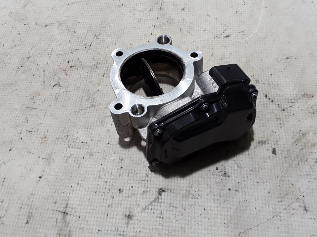 Used VOLVO XC60 Accelerator valve 32223833