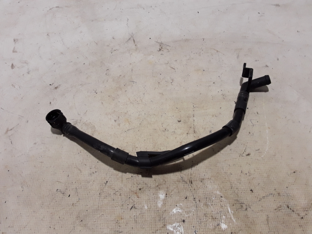 Used VOLVO XC60 Cooling radiator hose 32138984