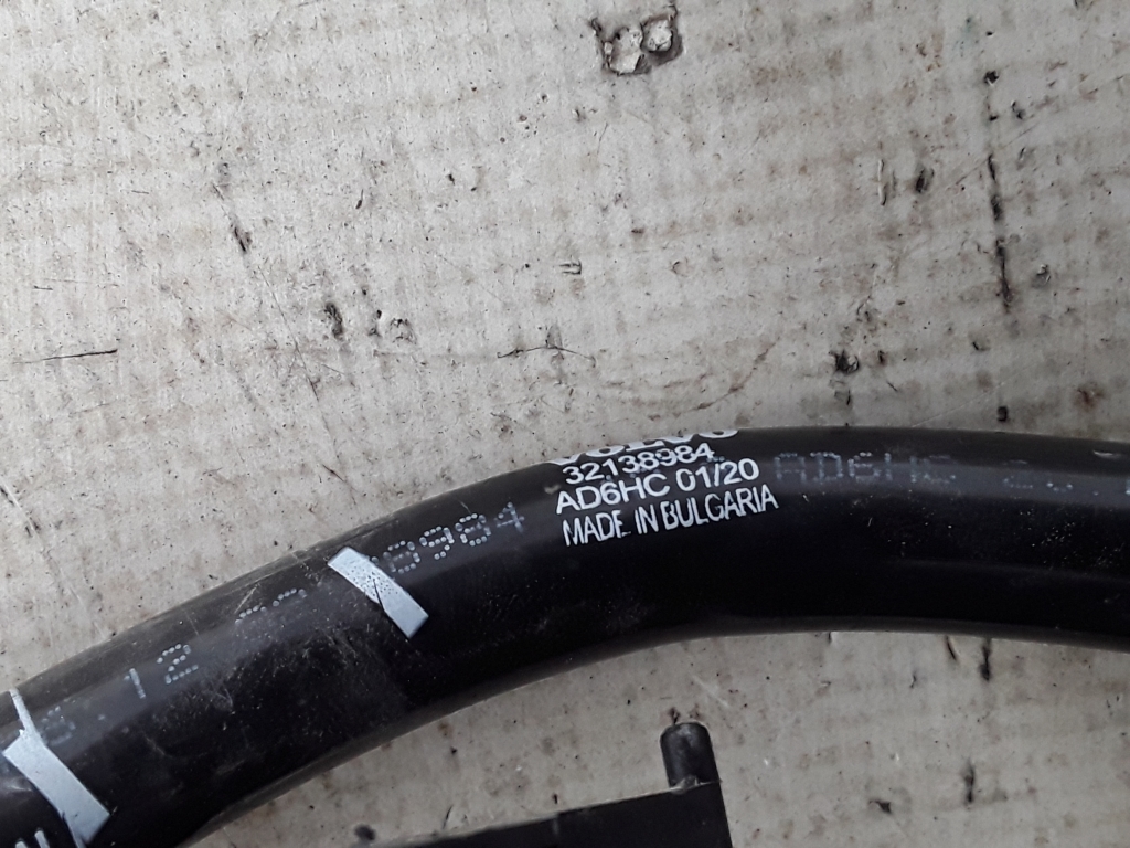 Used VOLVO XC60 Cooling radiator hose 32138984