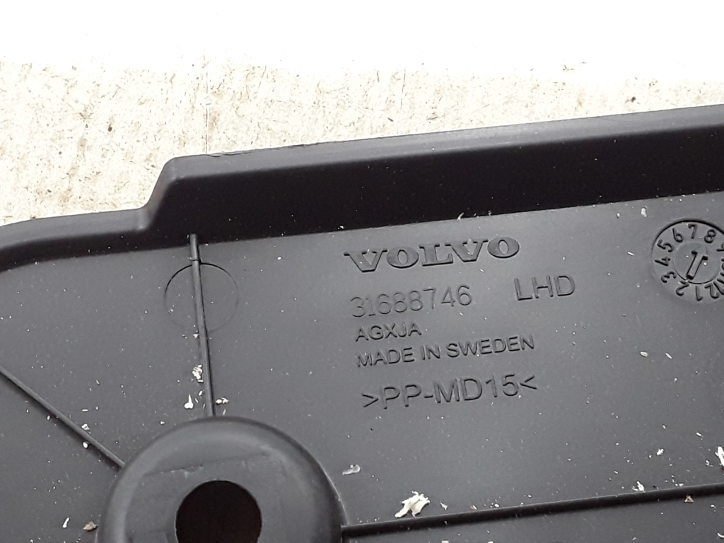 Used VOLVO XC60 Interior panel trim 31688746