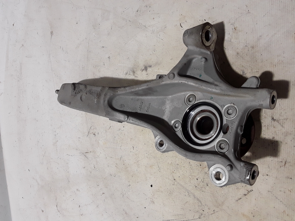Used VOLVO XC60 Hub front 32298140