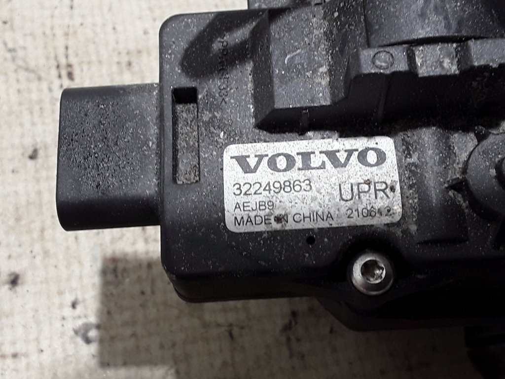 Naudotas VOLVO XC60 Aušinimo radiatorius vožtuvas 32249863