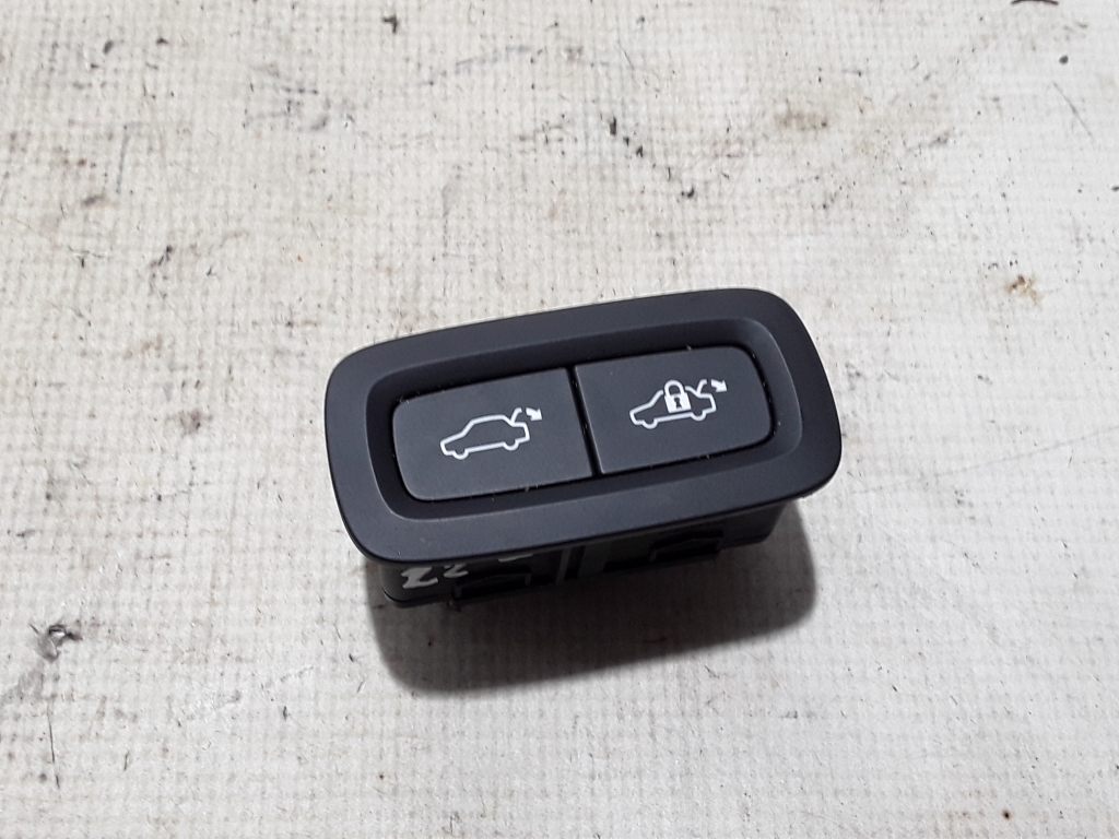 Used VOLVO XC60 Trunk opening switch 31674801