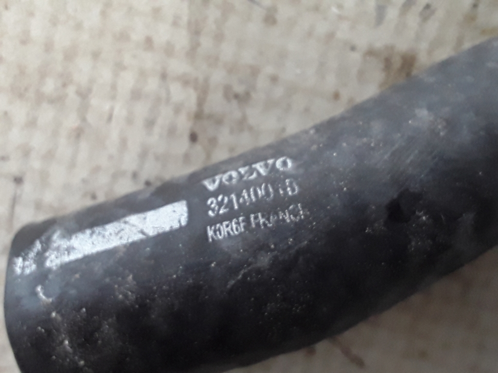 Used VOLVO XC60 Cooling radiator hose 32140019